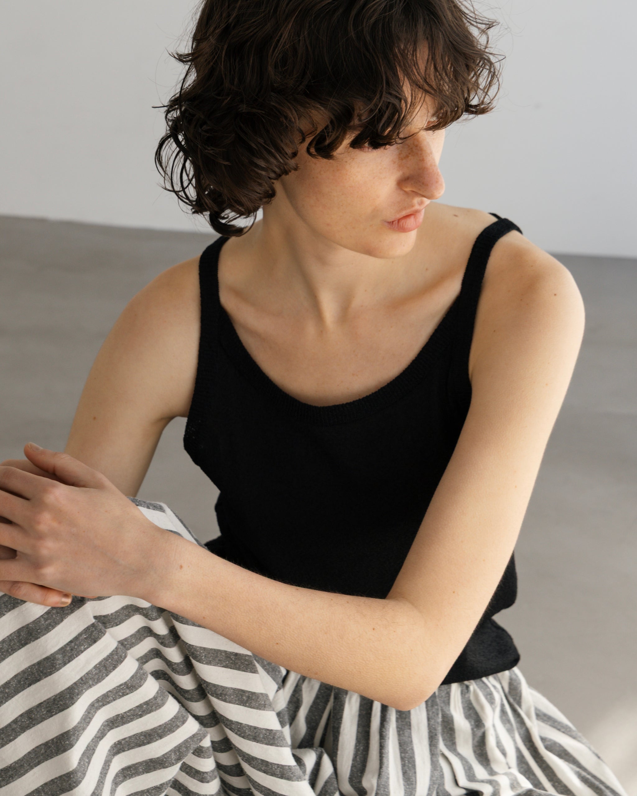 POLYESTER POWDERY KNIT CAMISOLE（ポリエステルパウダリーニットキャミソール）｜BIYOMA（ビヨーマ ...